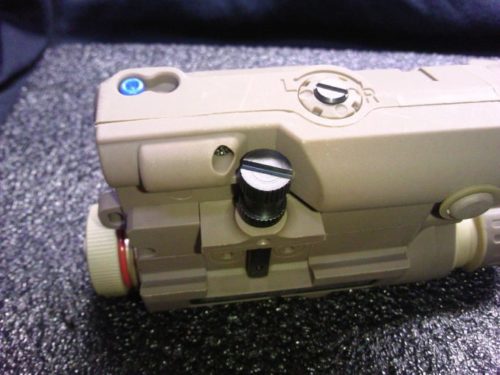 「AN/PEQ-15」をM4やM16A4に搭載してみた