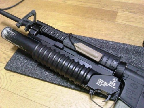 「AN/PEQ-15」をM4やM16A4に搭載してみた